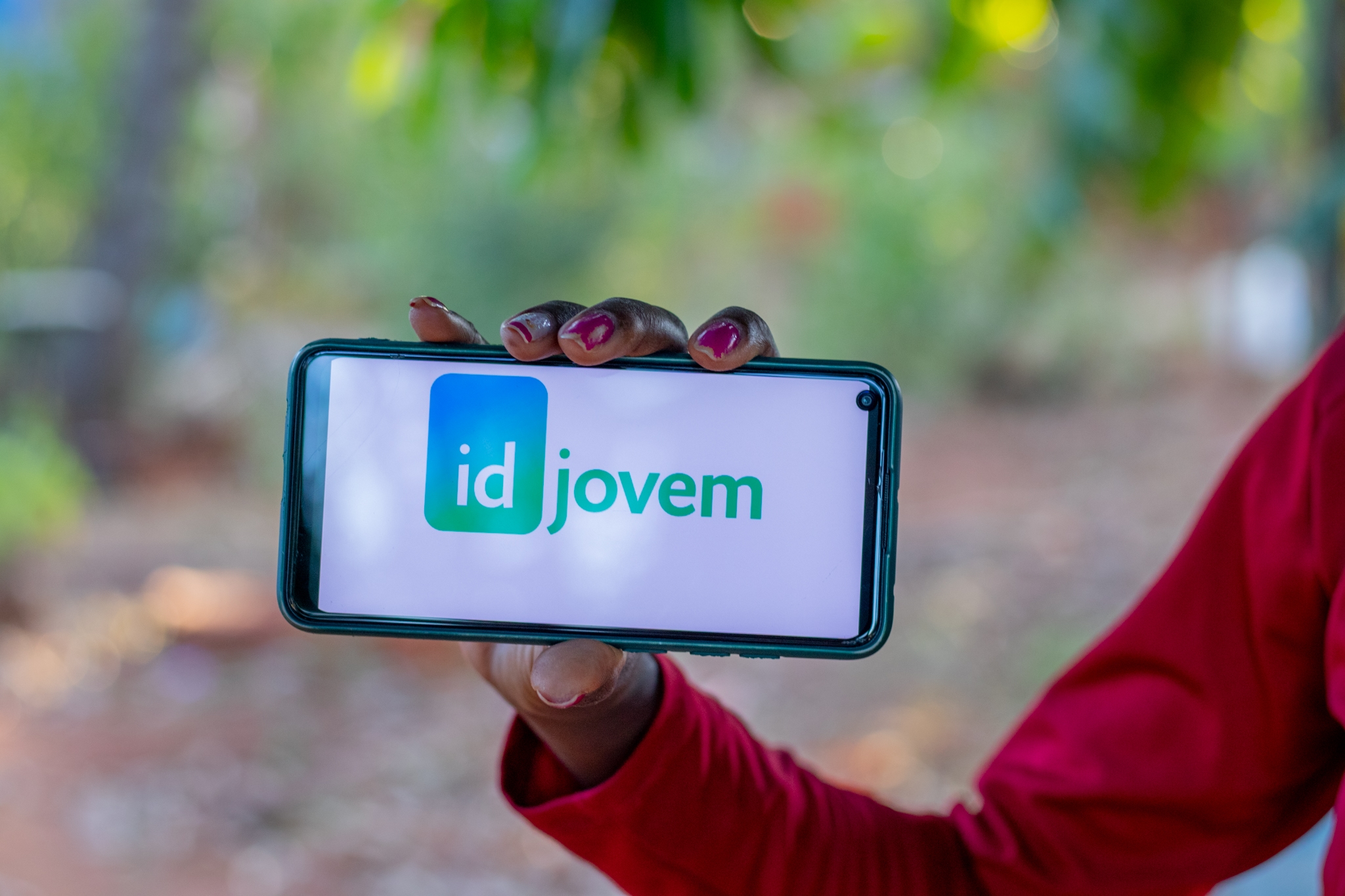 Jovens podem VIAJAR de graça com o novo programa do CadÚnico